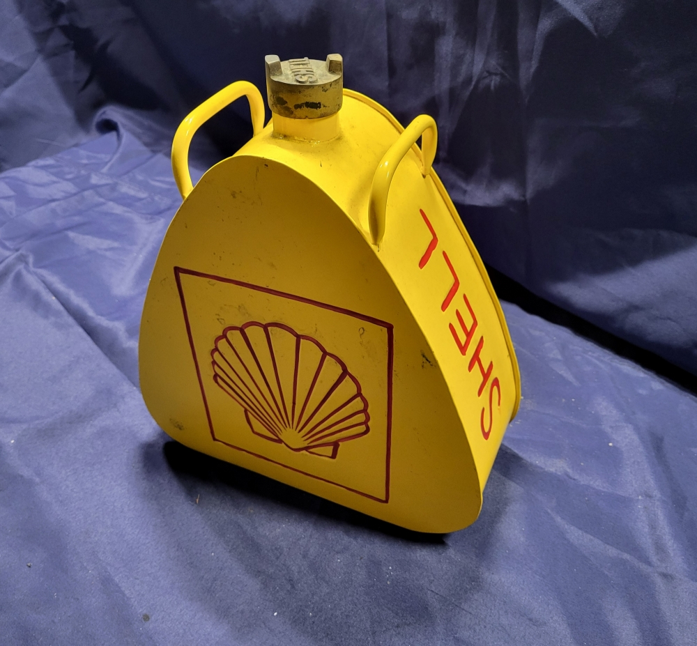 SHELL 2 gall can with embossed letters Fantastic display item ...