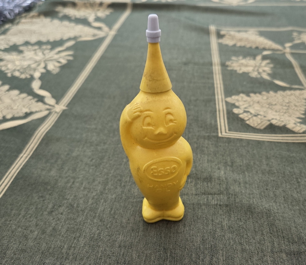 ESSO handy oil drip man RARE | Automobilia-UK - vintage petrol pumps ...